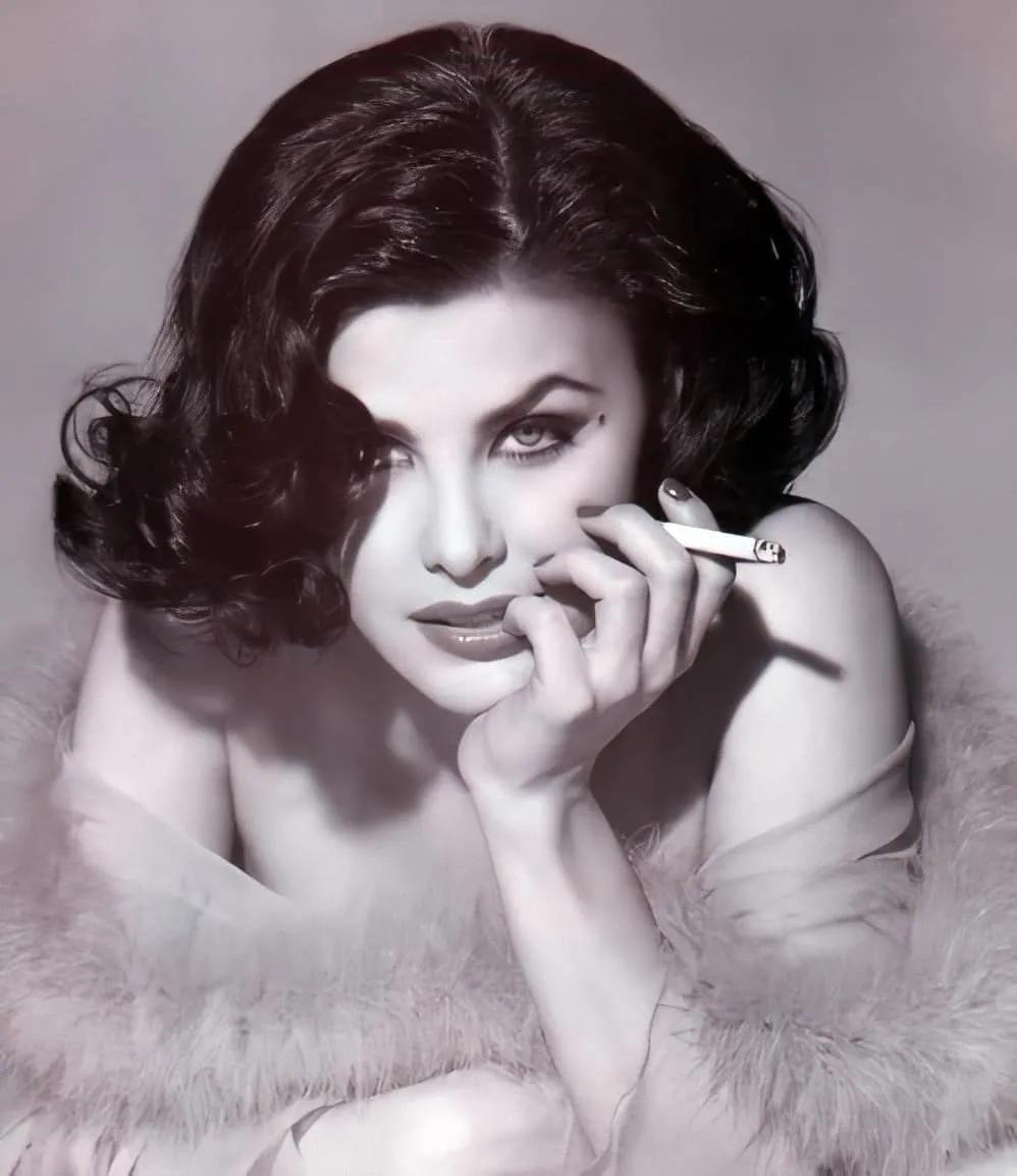 Rich in the old days: Sherilyn Fenn - iMedia