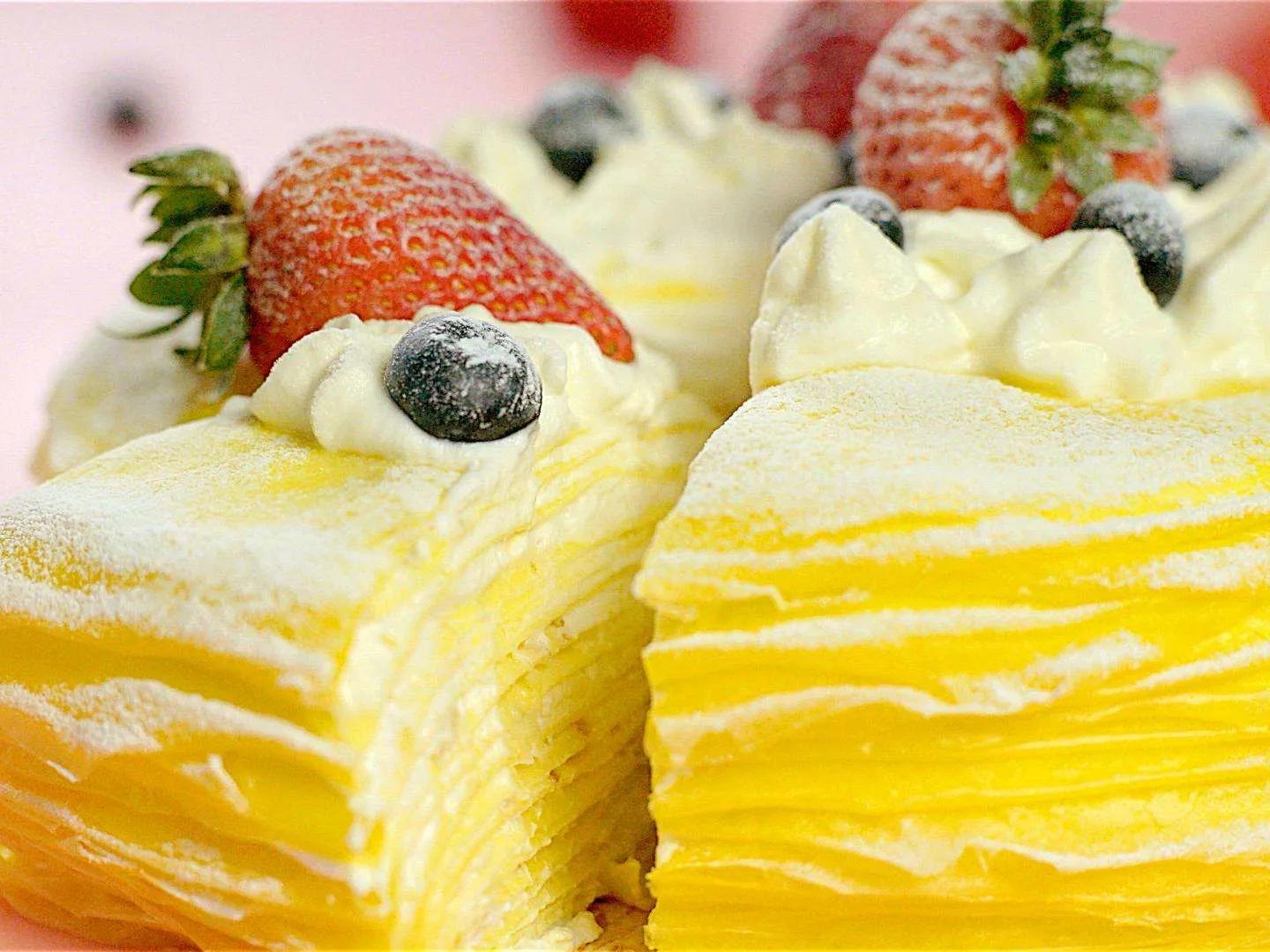 The expensive durian layer cake outside can be made in a pan at home ...