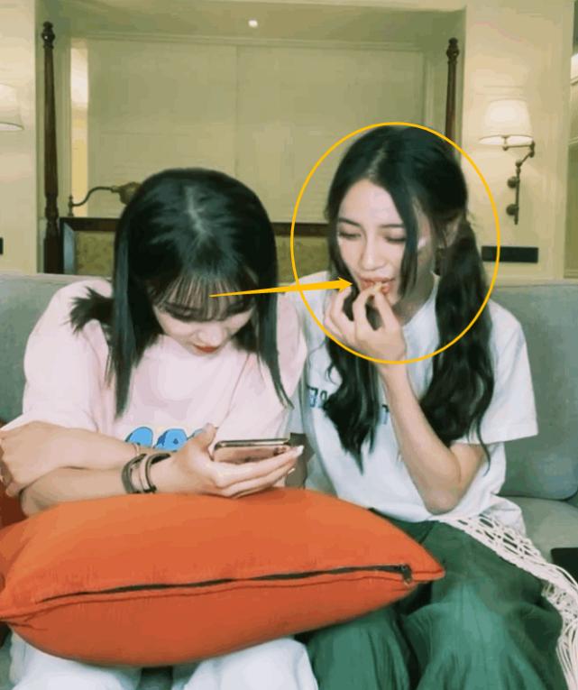 Baby Song Yuqi's live broadcast, who is more proactively seeking peace ...