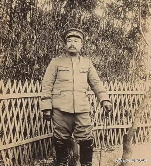 Because of missing military power, Li Yuanhong was powerless in ...