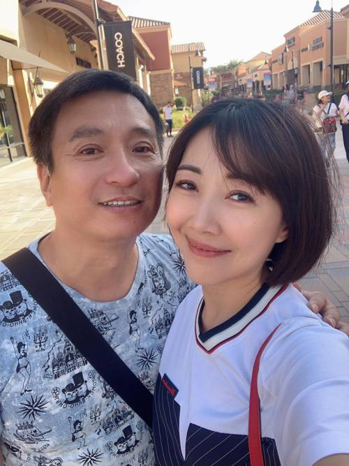 48-year-old Yu Haoran and her daughter are in the same frame as sisters ...