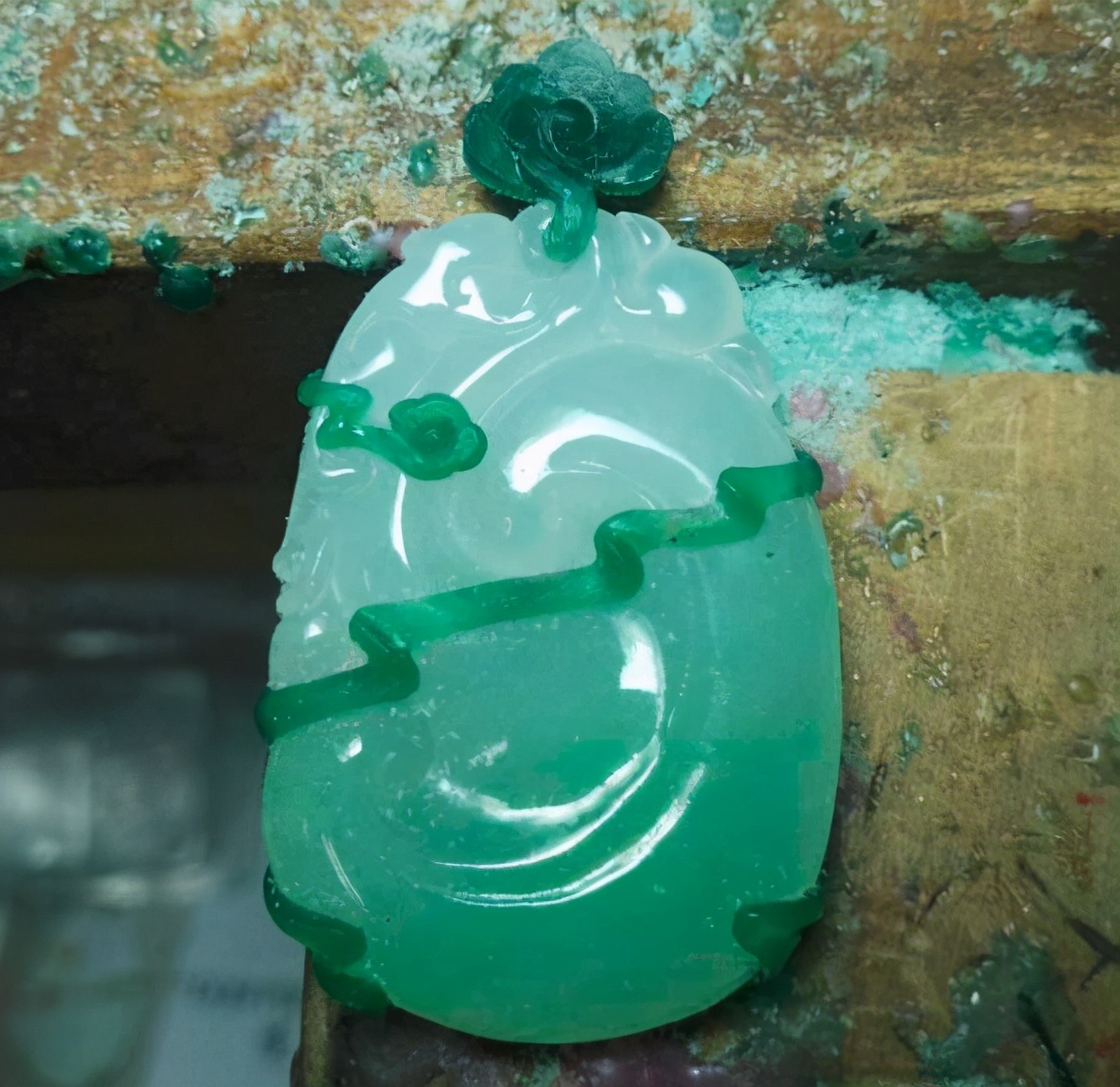 How to inlay ancient jade?Classic case of patina moire jade pendant ...