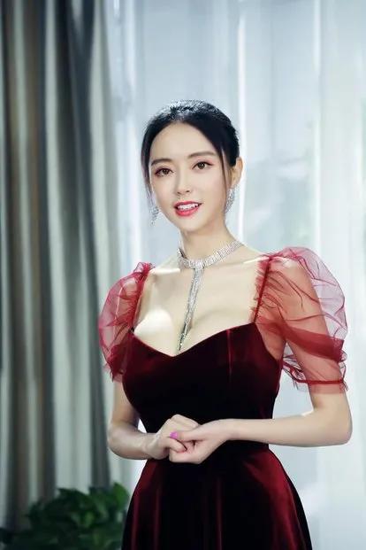 Pan Chunchun: Temperament Royal Sister, Stunner in the World - iNEWS