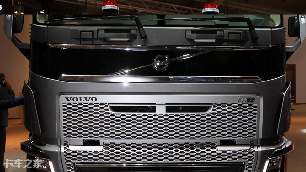 Called an industrial artwork, real shots of Volvo FH16 750 trunk line ...