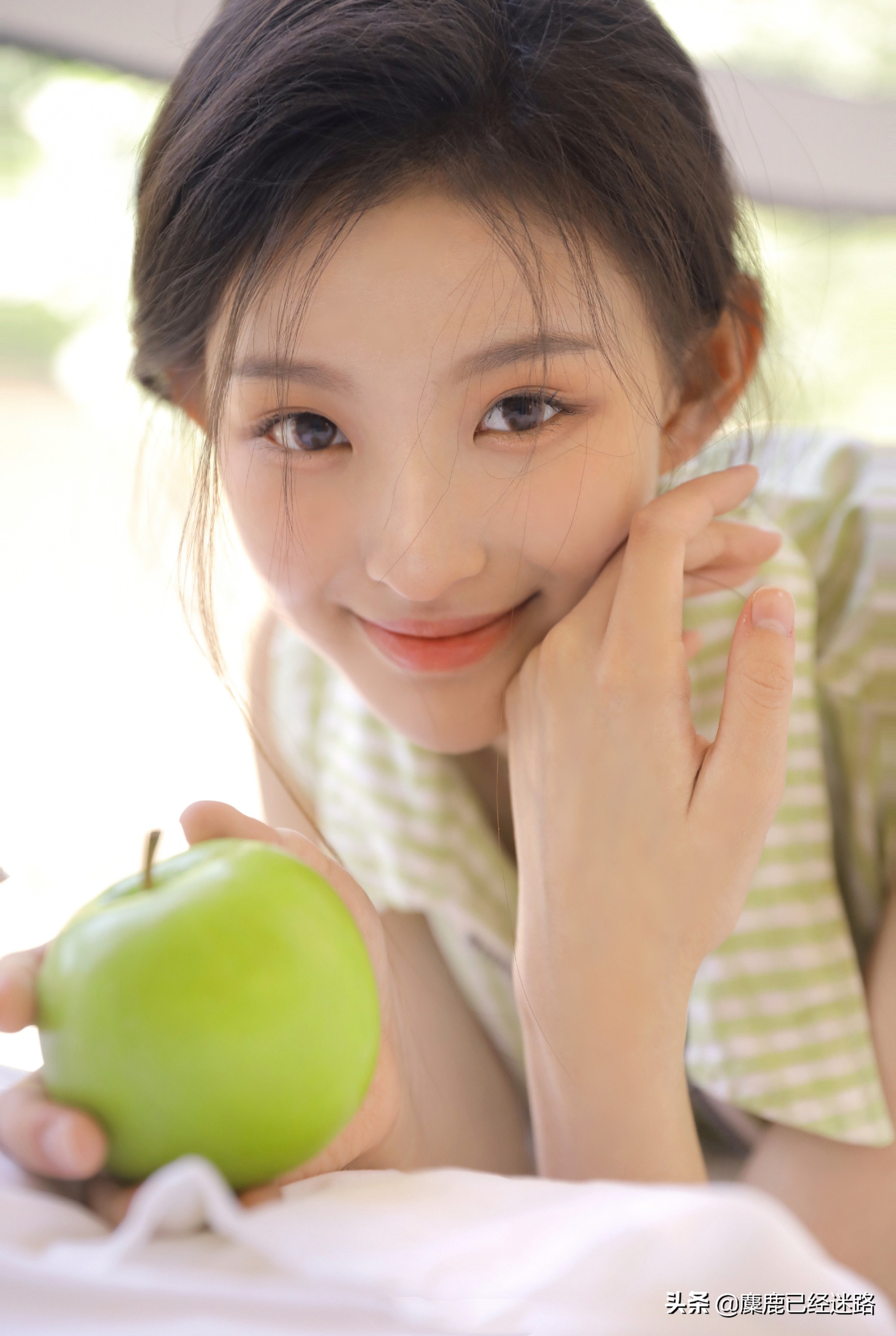 The best goddess Wang Sijie, today is the day sweeted by Xiaojie again ...