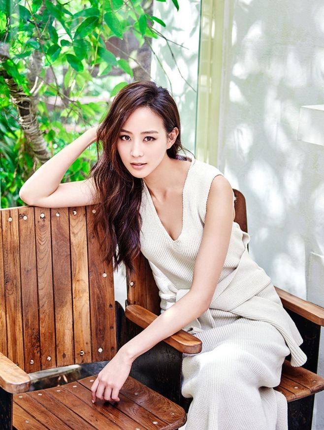 Zhang Junning, a star with a master's degree, insists on yoga and ...