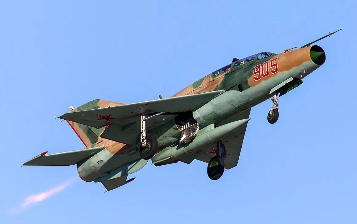 Introduction to the classic fighter: MiG 22 - iMedia