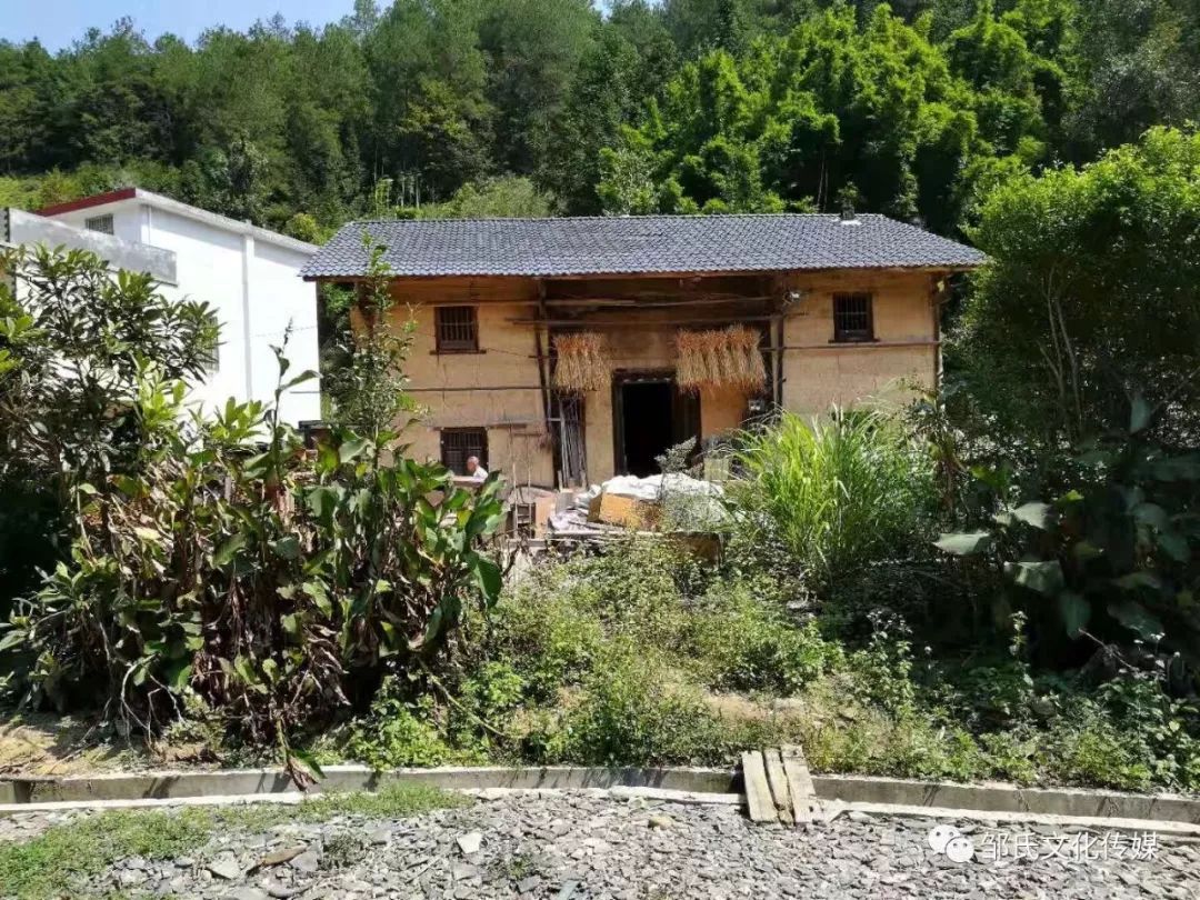 Nostalgia Prose: The Old House with Dreams - iMedia