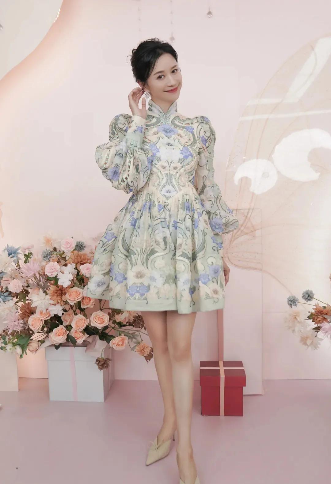 Ni Hongjie is still so beautiful at 43 years old - iNEWS