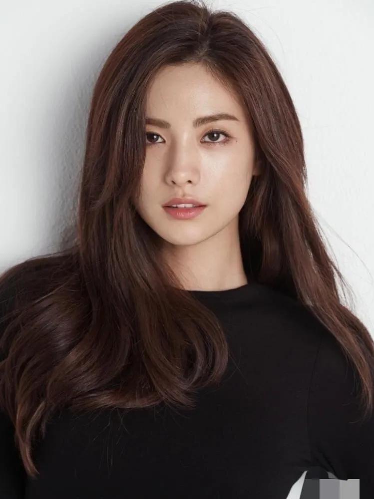 The world's first beauty Lin Zhenna's stunning photo album - iNEWS