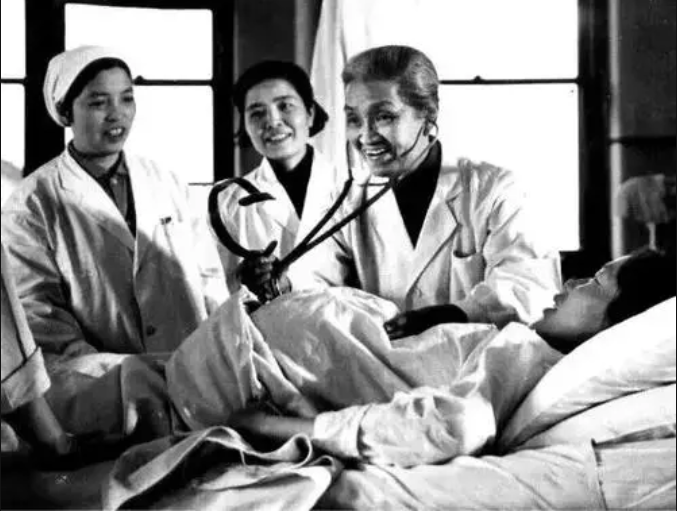 Lin Qiaozhi: The top doctor of Xiehe Hospital, was invited to attend the founding ceremony, but ...