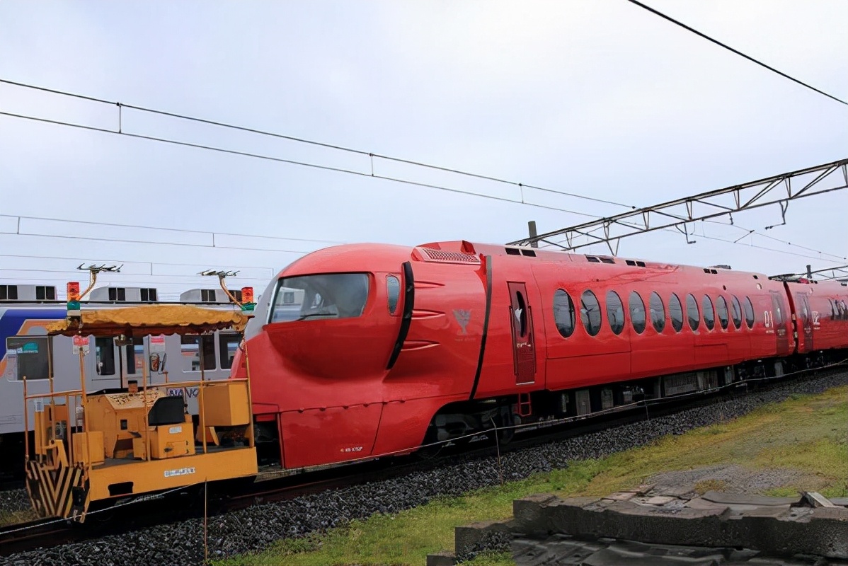 Mobile Suit Gundam, Char theme color train - iNEWS