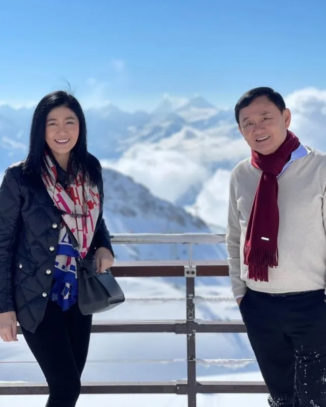 Yingluck rarely takes fitness photos. He is 53 years old and curvaceous ...