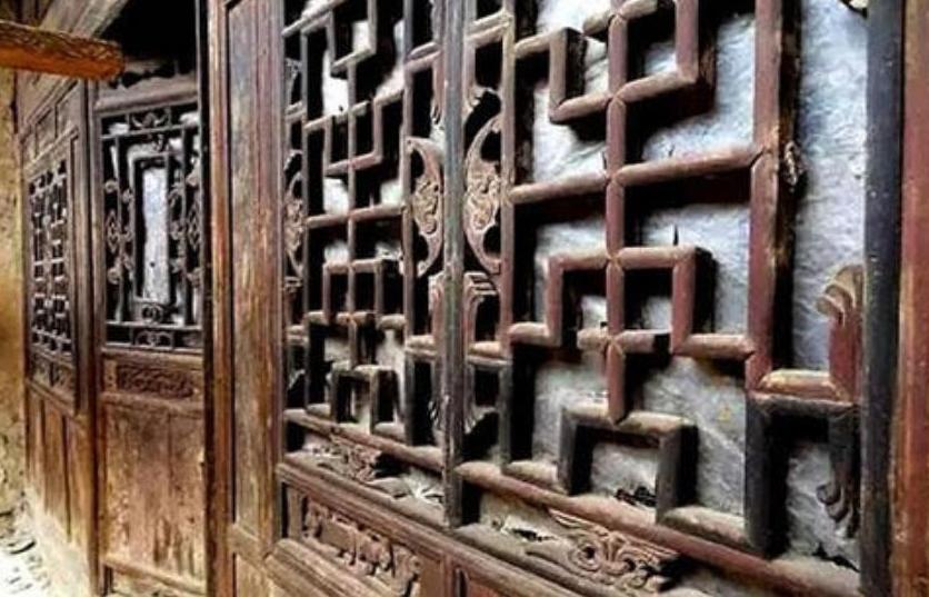 In ancient times, how did paper-pasted windows withstand wind and rain ...