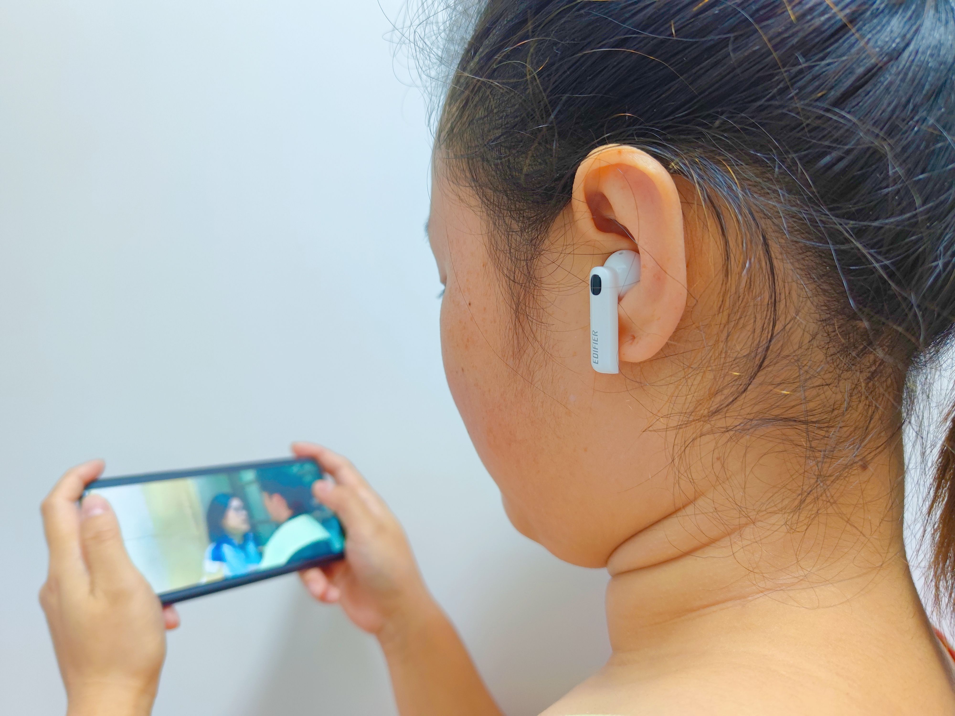 How about the two hundred or so Edifier LolliPods Mini Bluetooth headsets?Dimensionality ...