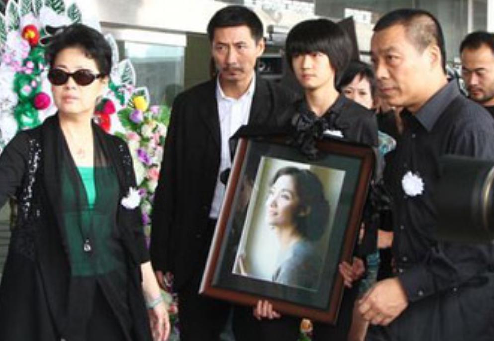 In 2012, the actor Li Ting died of cancer in 9 years. Why is his ...
