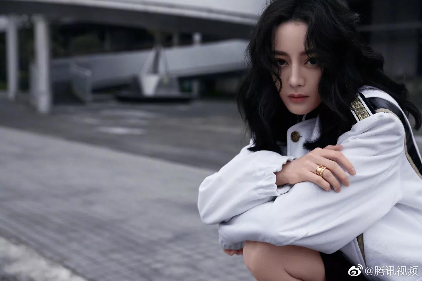 Dilraba Prince Charming costume!Shuai exploded!Sister i can - iNEWS