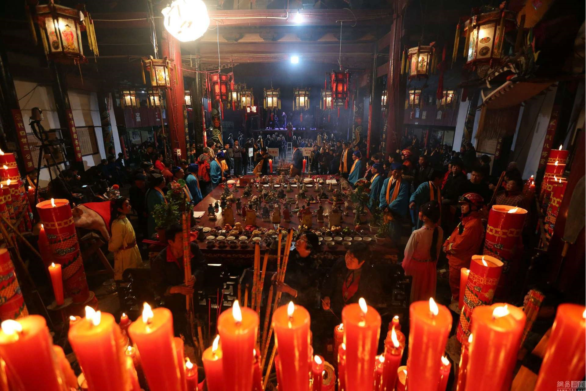 How did the ancient emperors celebrate the Spring Festival? The emperor ...