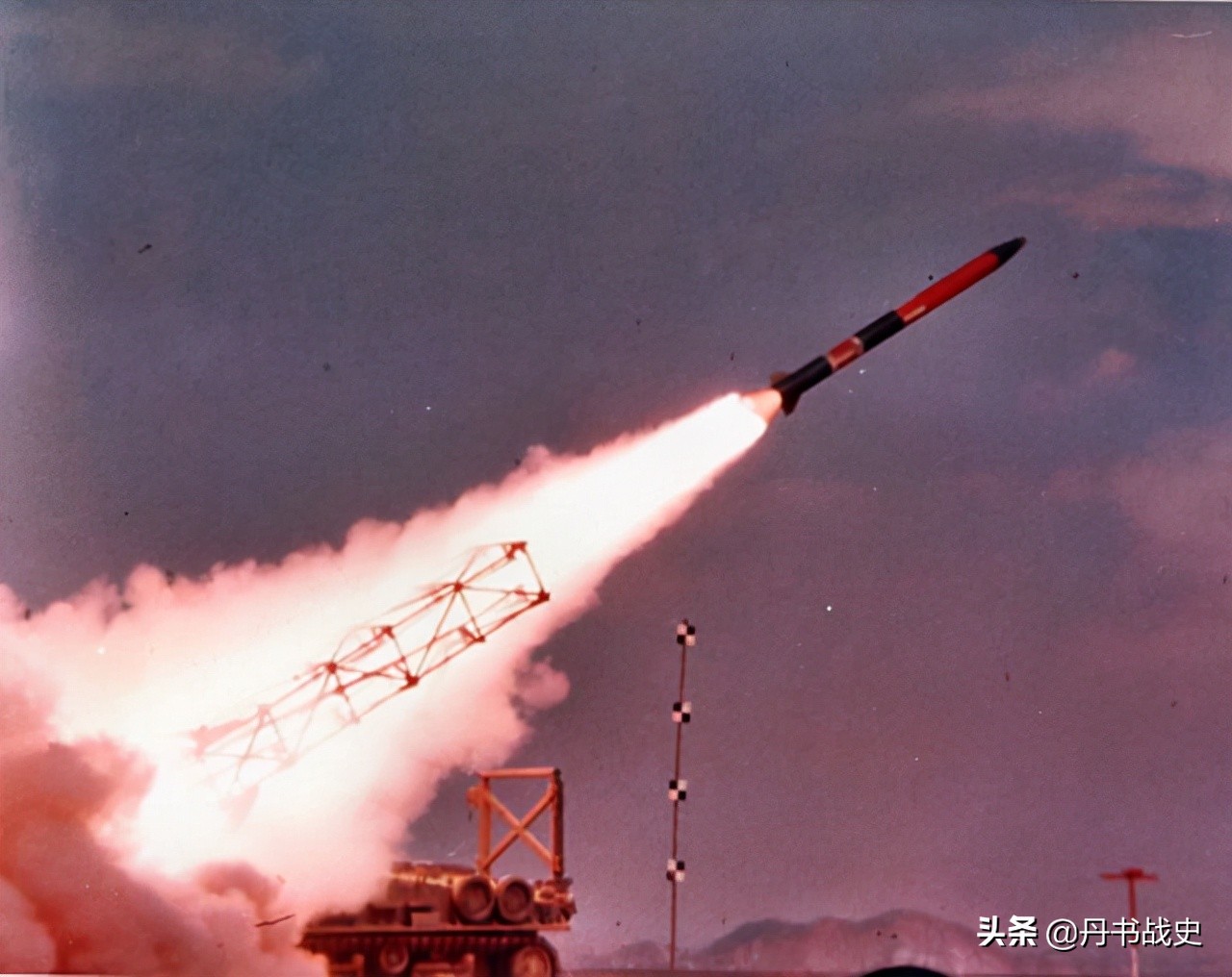 Israel's MAR-290 rocket launcher system, the range is not powerful ...