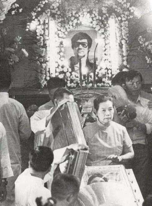Bruce Lee died 20 years ago and his own son was shot. Was it an ...