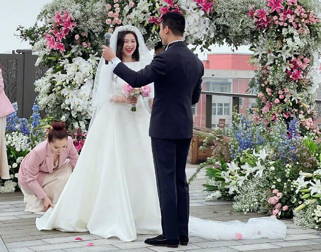 Zhu Zhu wedding scene photo was exposed, the face of the face was like ...