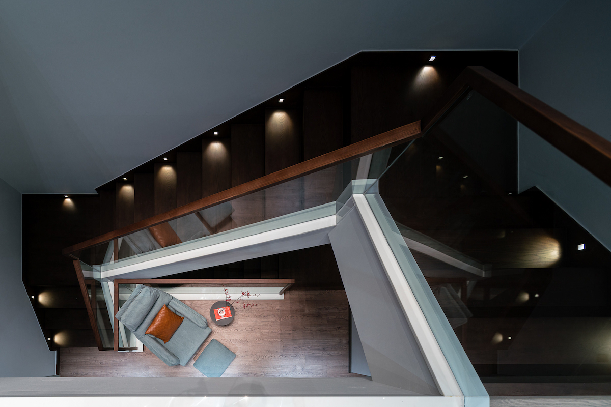 The townhouse of 380 square meters, whether day or night, the ...