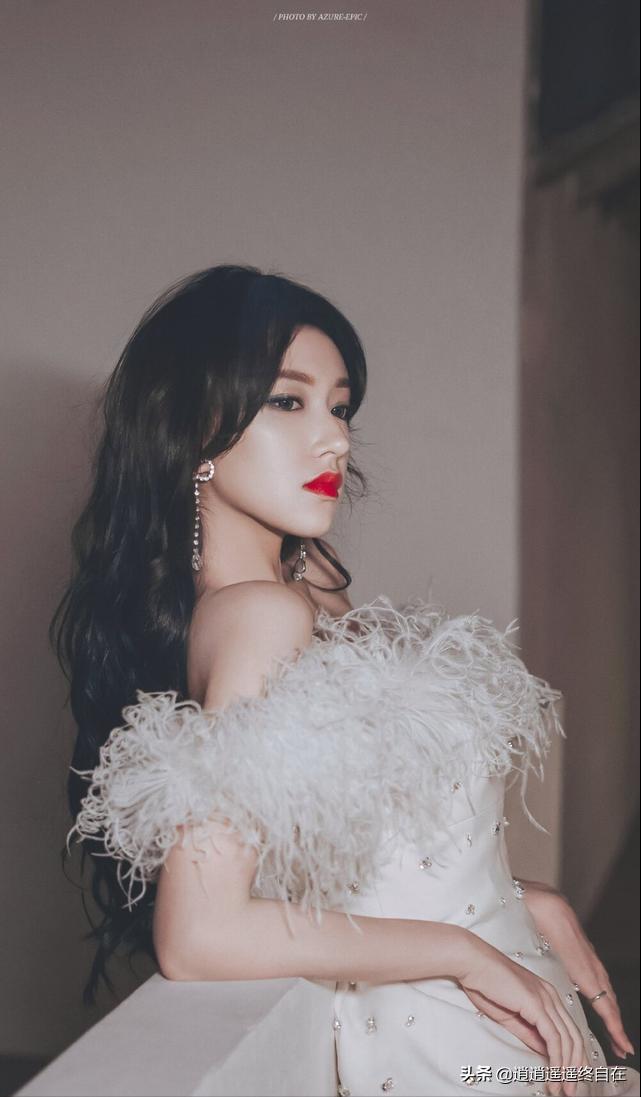 Cheng Xiaoli is an e-sports girl who starred in an e-sports plagiarism ...