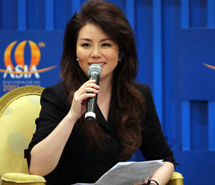 "Focus Interview" anchor Fang Jing, a good colleague of Jing Yidan ...