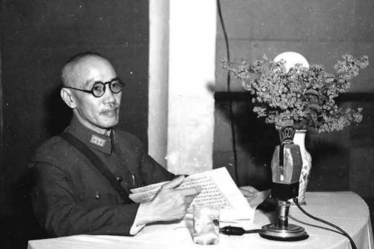 The notorious female bandit leader once condoned her men to insult ...