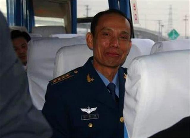 In 1989, Lin Xianshun flew back to the mainland and was almost shot ...