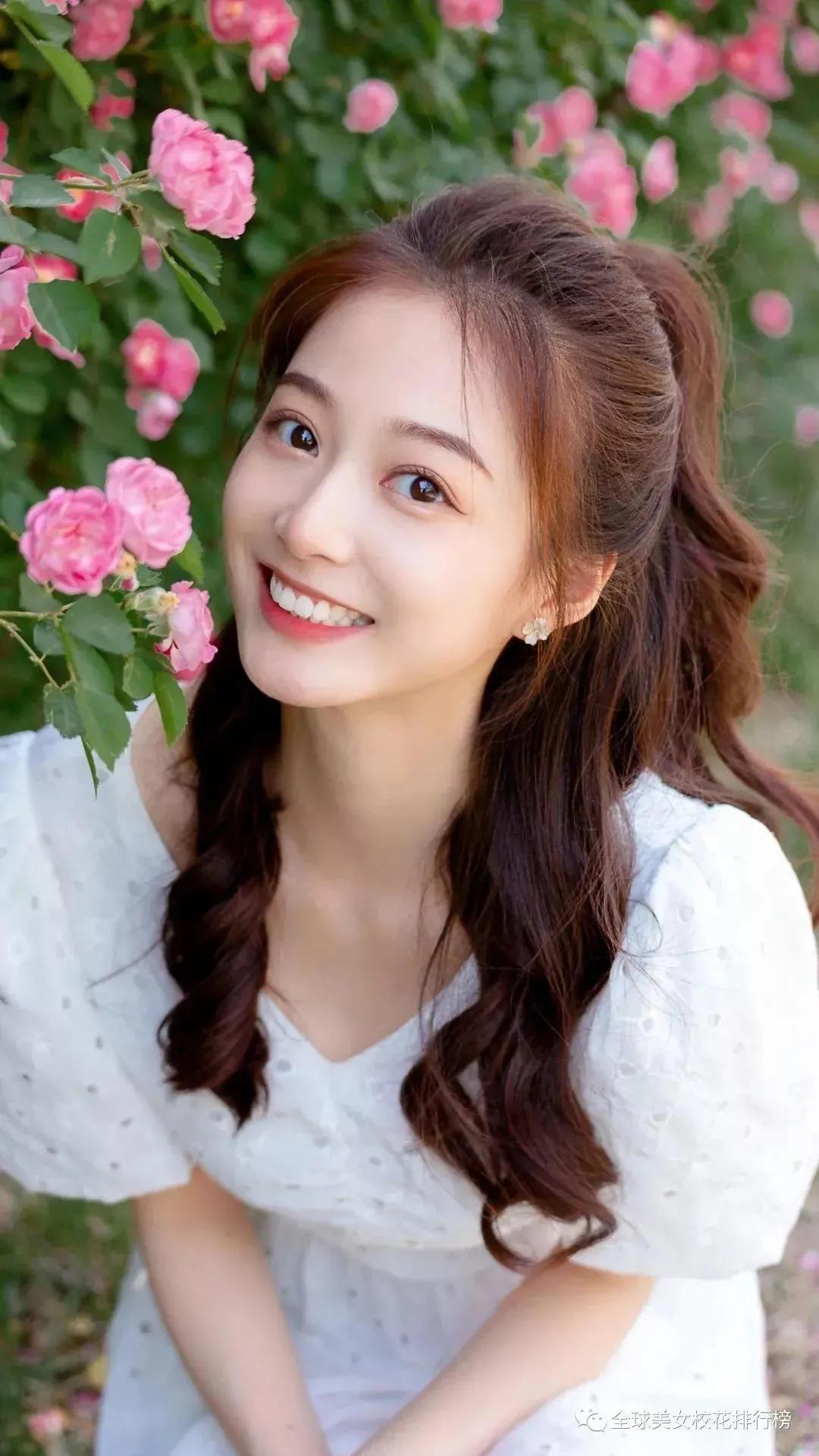 With temperament and beauty, her name is Feng Lin, she deserves to be a ...