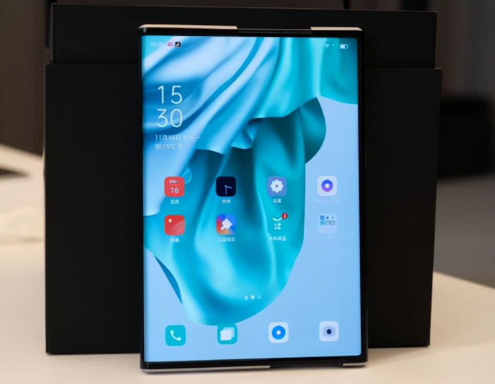 OPPO will launch the first folding screen phone "Peacock" - iNEWS