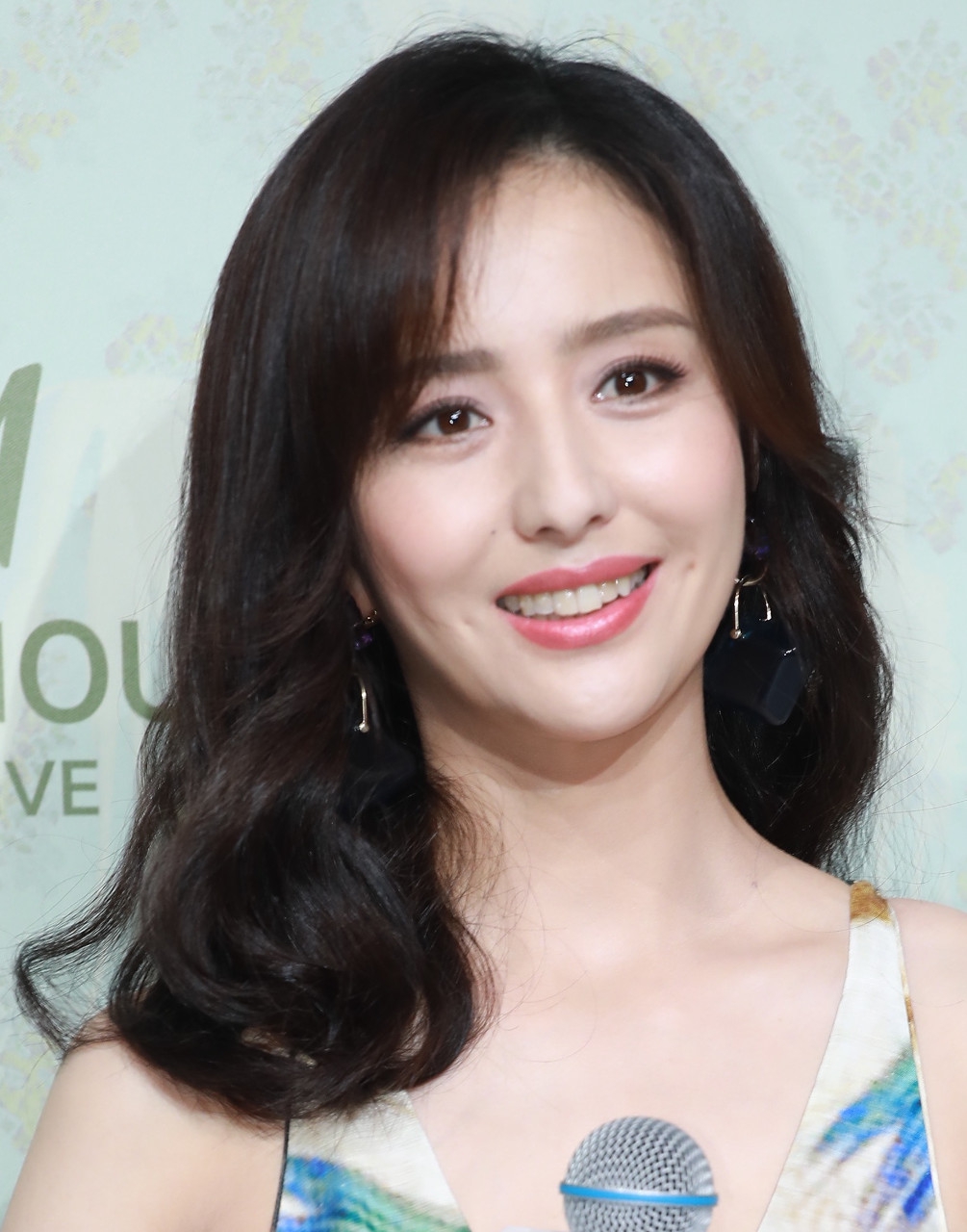 Missed "Thirty Only", the new drama was hit on the street, Tong Liya ...