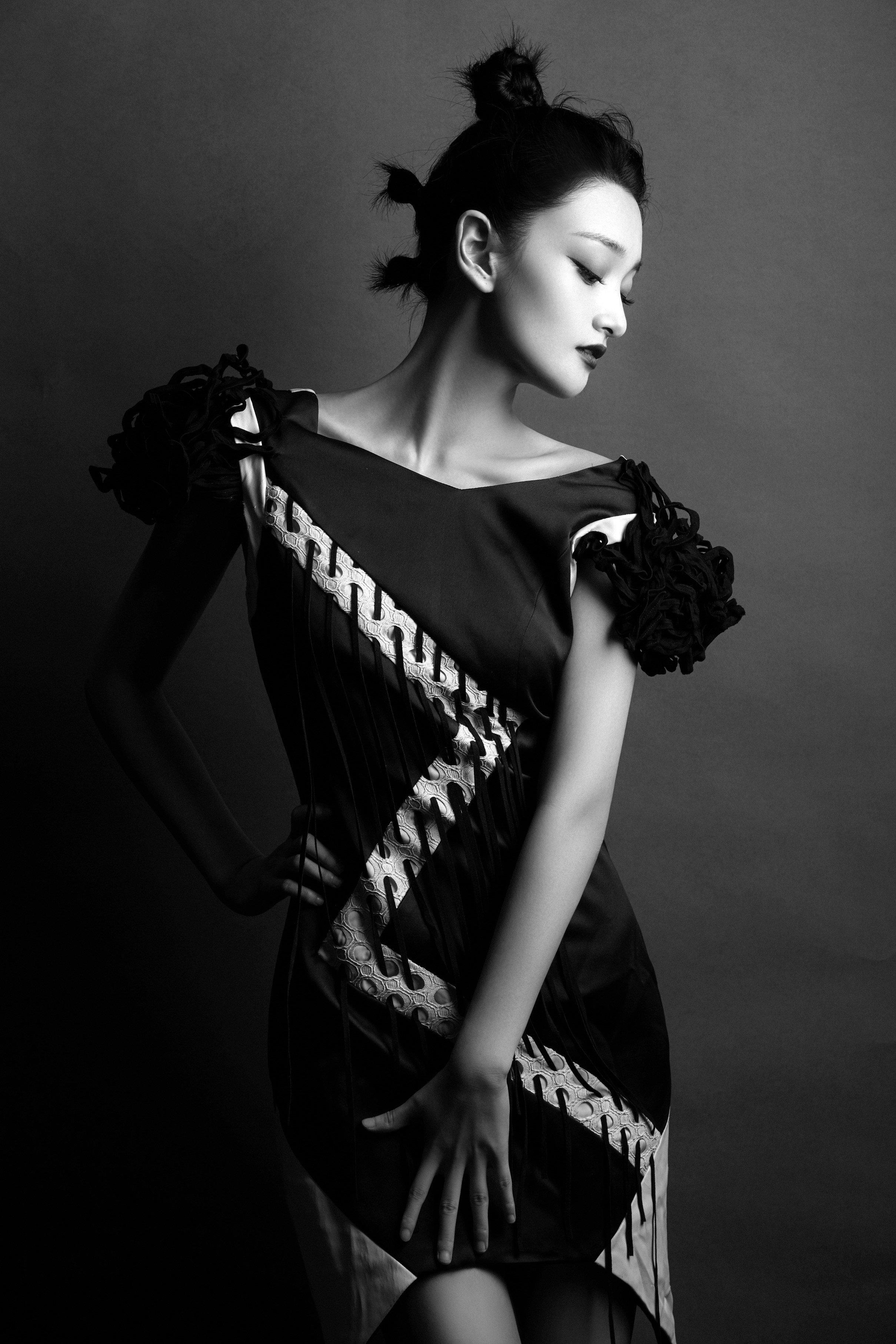 Fu Xiaoxian's high-level portrait in gray tone releases the cool and ...