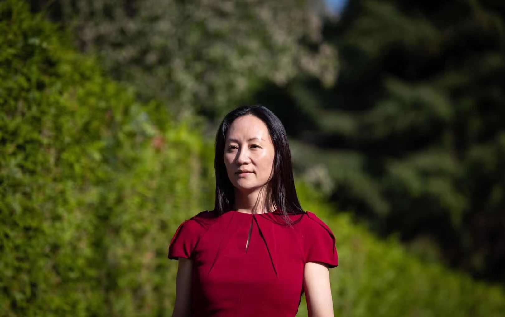 Meng Wanzhou appeared in a Chinese red wrap dress so amazing!The body ...