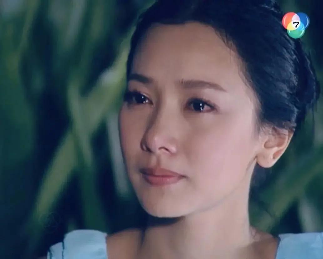 The beauty of Thailand's noon love career Qi Fei is simply the heroine ...