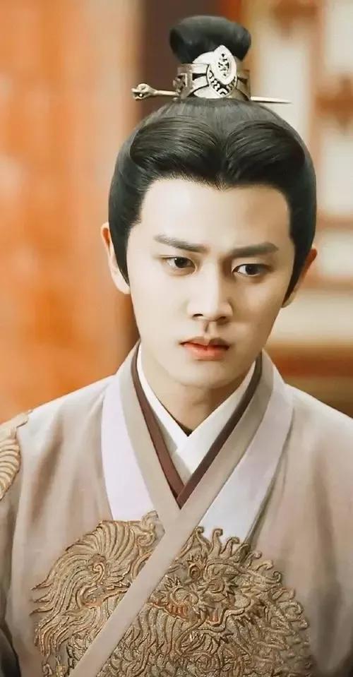 Ren Jialun's costume photos are too stunning, so impressive - iNEWS
