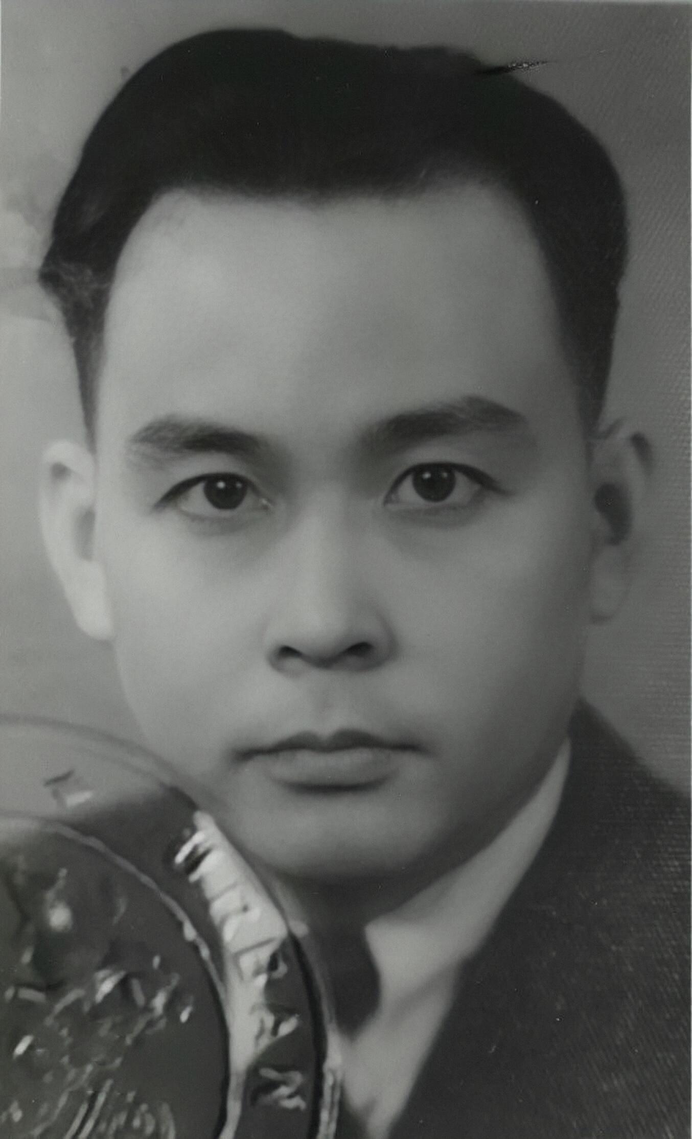 During the Chongqing negotiations, Zhang Zhizhong, who accompanied Mao ...