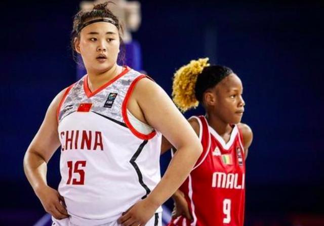 266 kilograms of Chinese women's basketball player, beat Tsinghua 33+11 ...