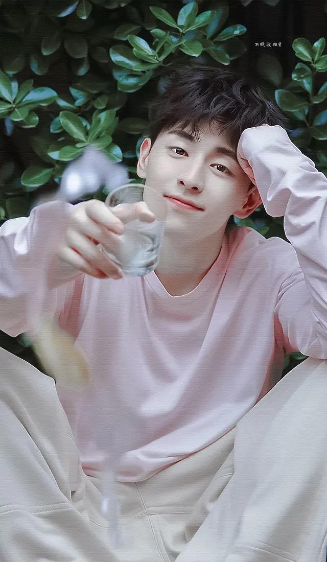 Entertainment News: Zheng Shuang, Deng Lun, Ren Jialun, Liu Yifei, Du ...