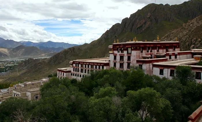 Legends of the six monasteries of the Gelug Sect of Tibetan Buddhism ...
