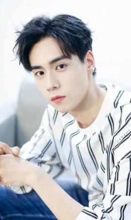 Entertainment News: Jing Tian Yuan Bingyan Luo Yunxi Chen He Zhou Dongyu Hu Yitian Zhang Han ...