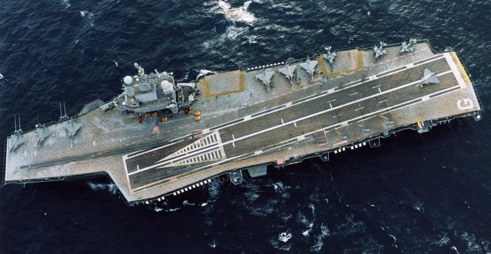 3 lifts for the new aircraft carrier? What kind of plane shape will it ...