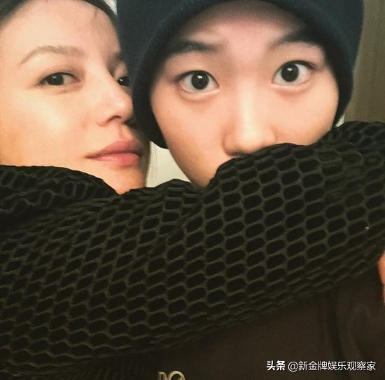 Zhao Wei and Dou Jingtong met by chance. They were obviously two ...