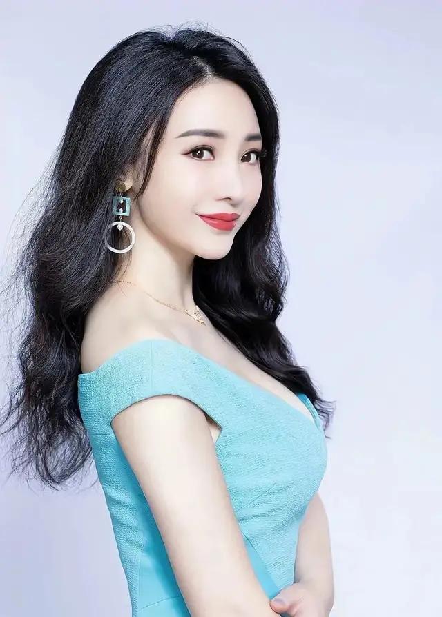 Hunan Beauty-Liu Yan - iNEWS