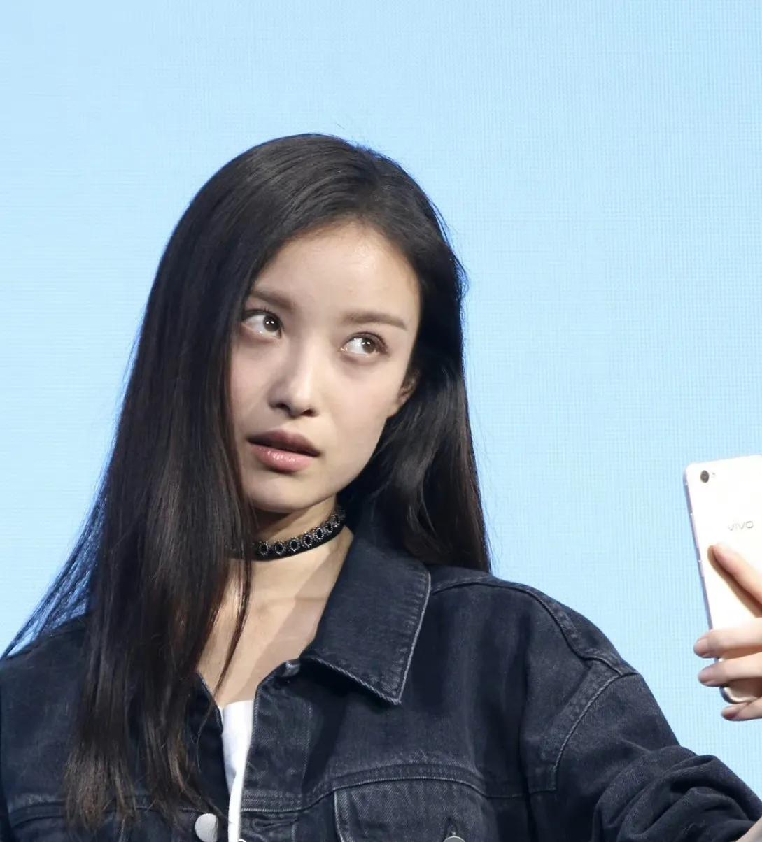 Female star without filter - iNEWS