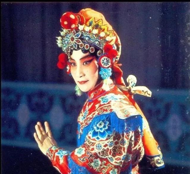 A generation of Peking opera masters Guan Sushuang and Li Shaochun were ...