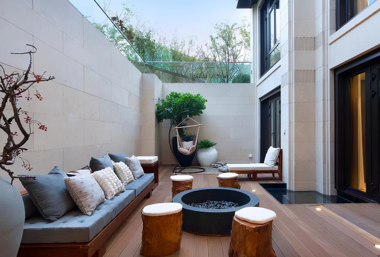 What is the charm of sunken courtyards and why are they so popular? - iNEWS