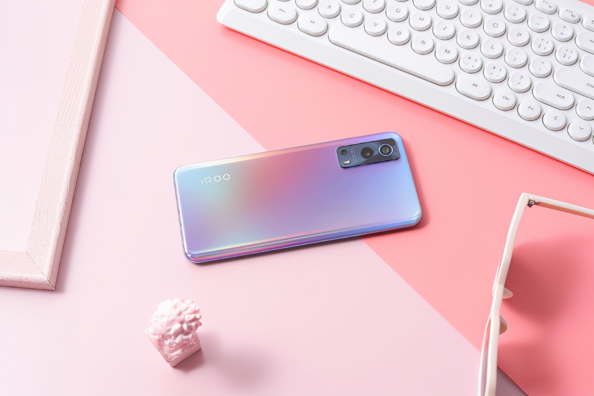 高素質螢幕+雙揚聲器！iQOO Z5有望帶來越級視聽體驗 - 資訊咖