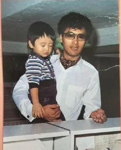 Nicholas Tse took a photo with Chow Yun-fat to attract heated ...